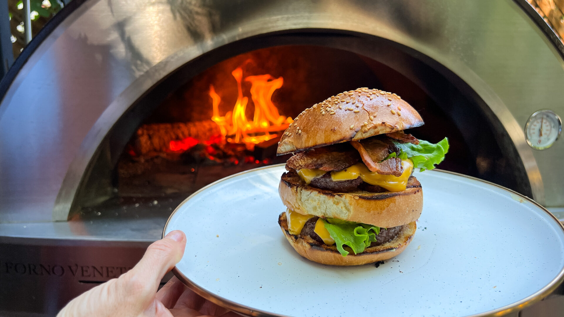 The best wood fired burgers - Forno VenetziaForno Venetzia